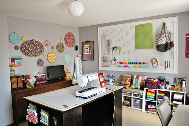 Bijou Lovely: sewing room tour.