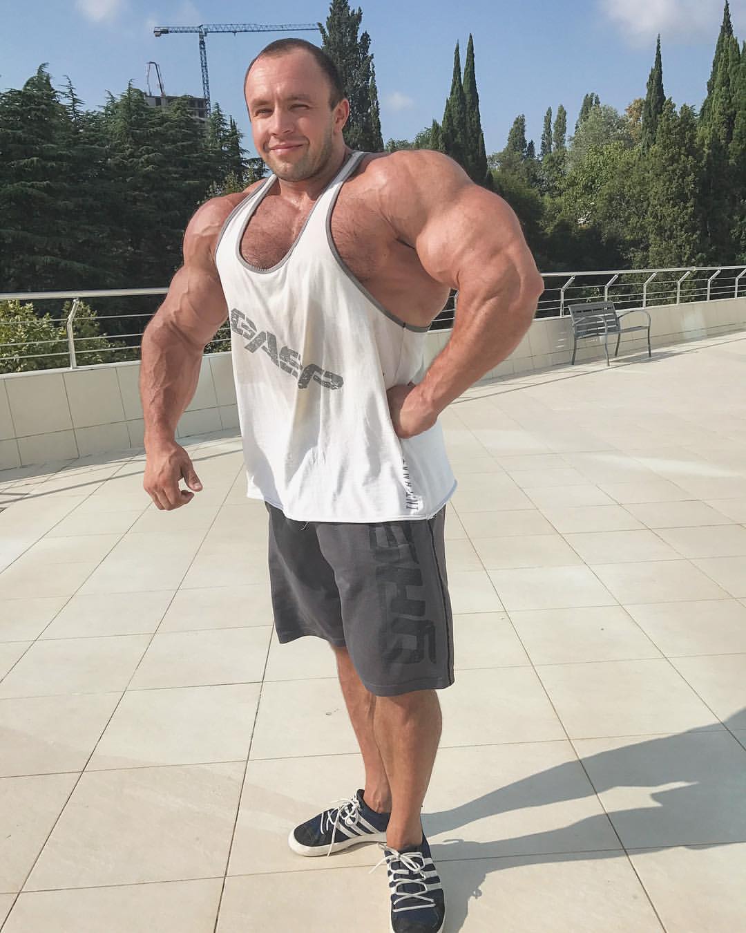 Muscle Lover: Russian hairy muscle bull Vladislav Gerasimenko