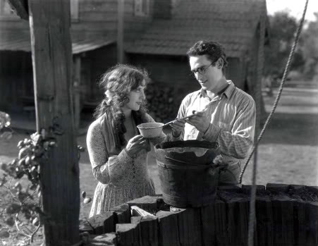 Laura's Miscellaneous Musings: Tonight's Movie: The Kid Brother (1927)