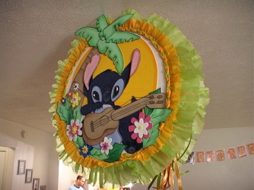 Piñatas de anime - Imagui