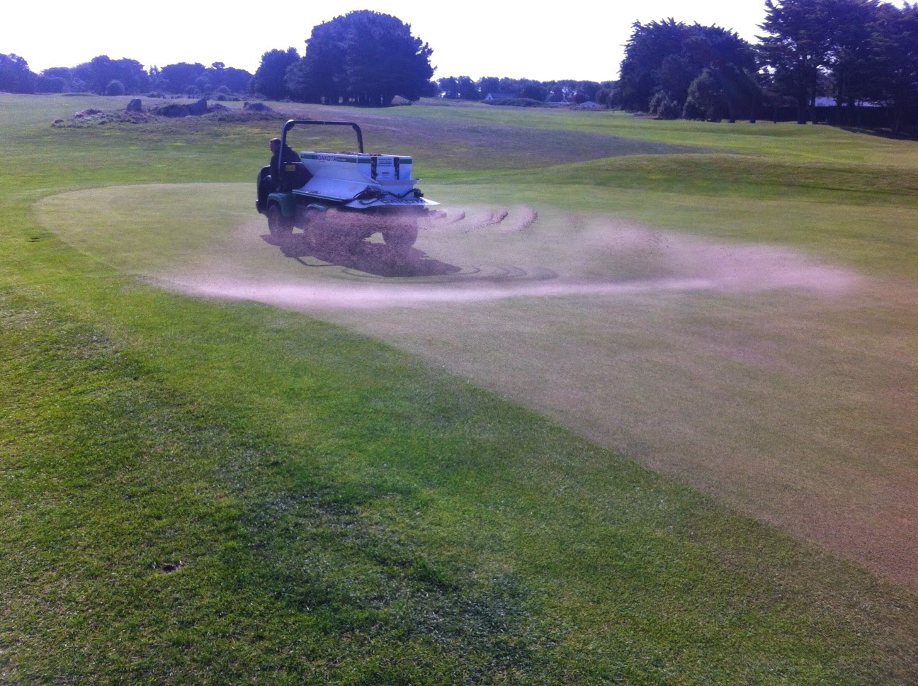 La Moye Golf Club: Verti Cutting & Sanding