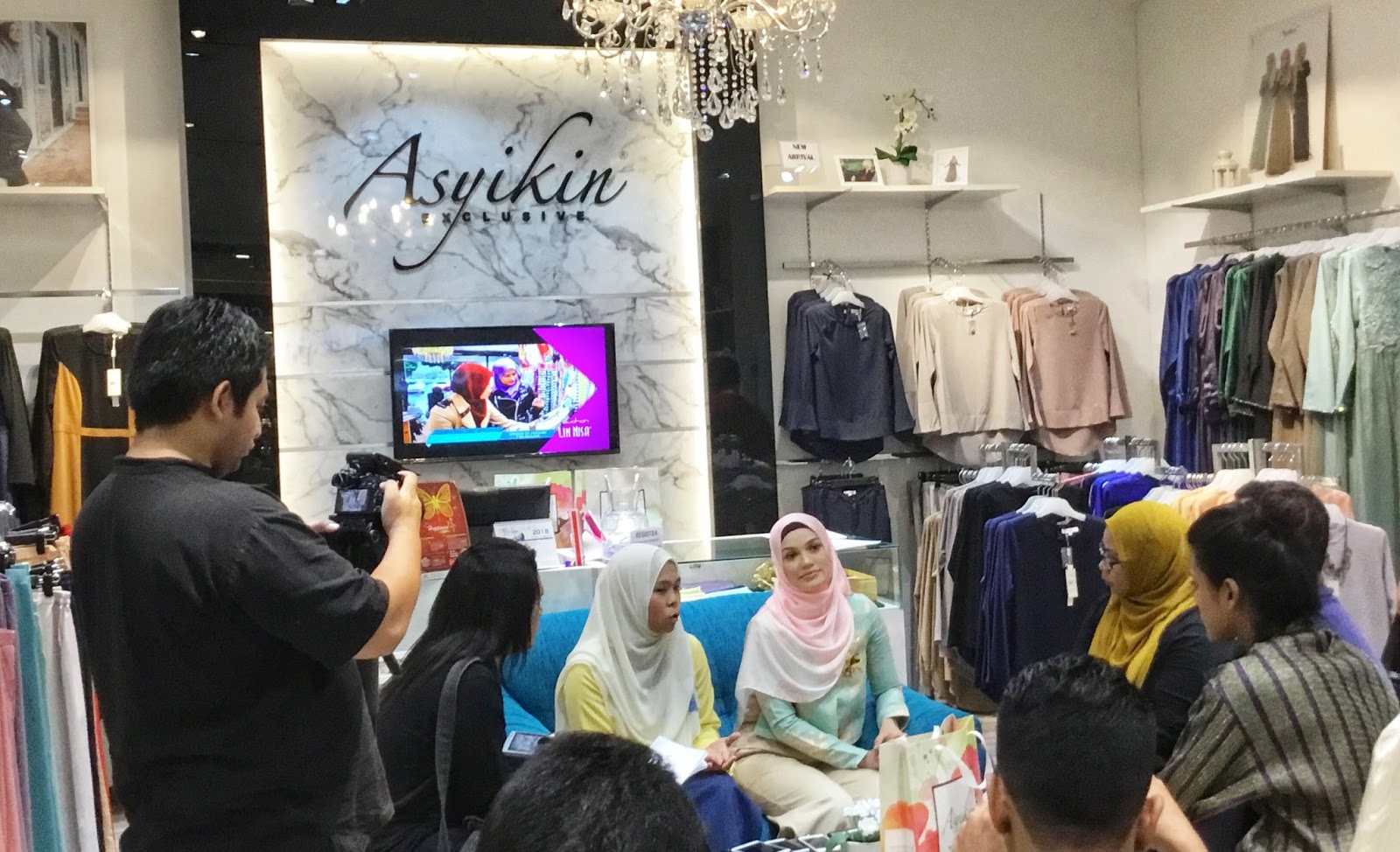Asyikin Exclusive kini di Setapak Central - emilinda