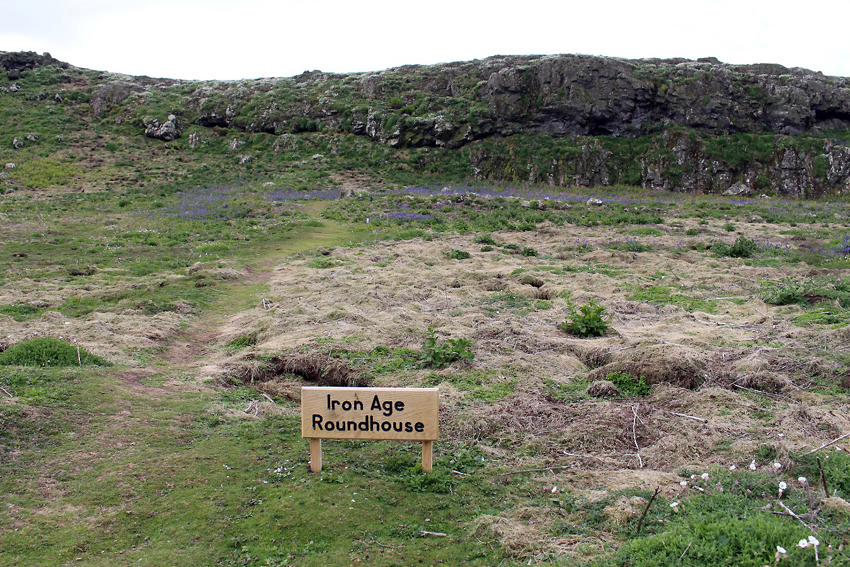 Interpreting and visiting the archaeology of Skomer Island | Heritage ...