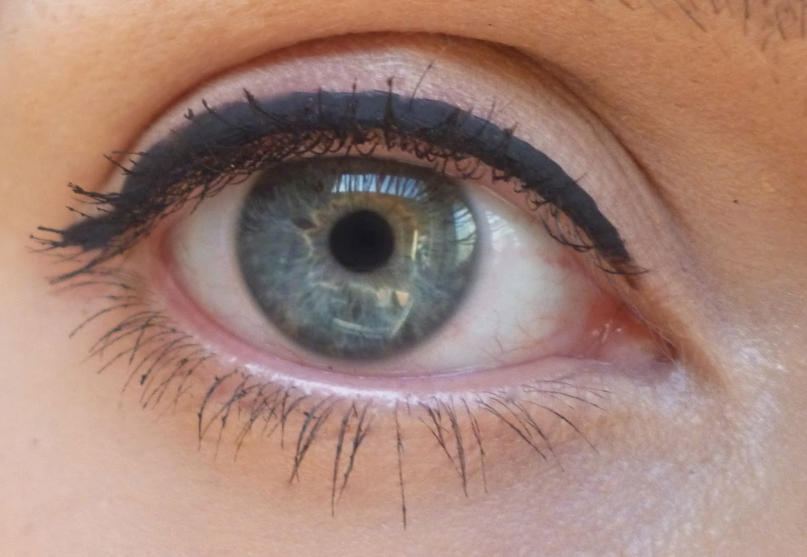 Ksu Esu: Гипоаллергенная влагостойкая подводка для глаз El Corazon Eyeliner