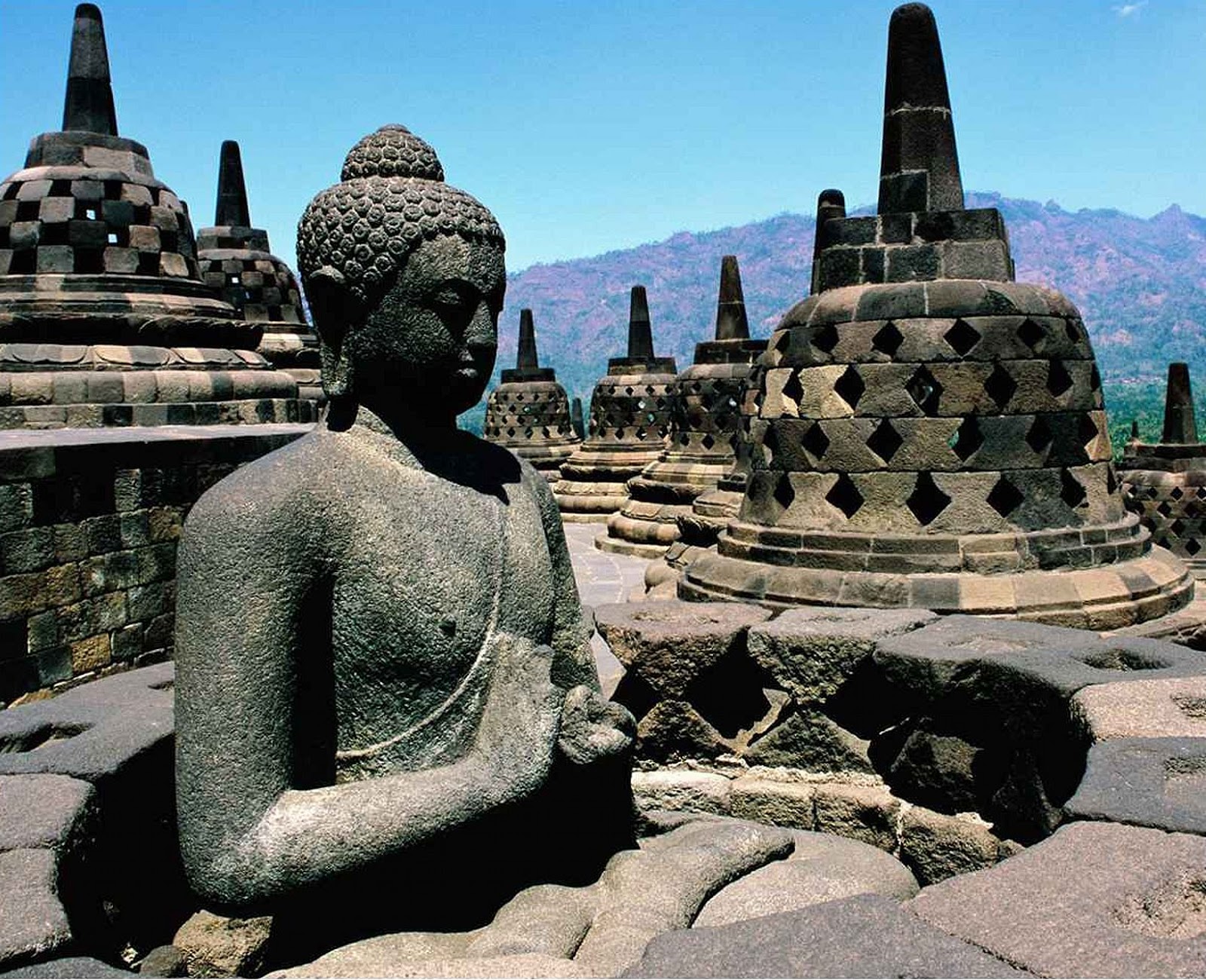Keunikan Desain Candi Borobudur Indonesia ~ Load Cepat