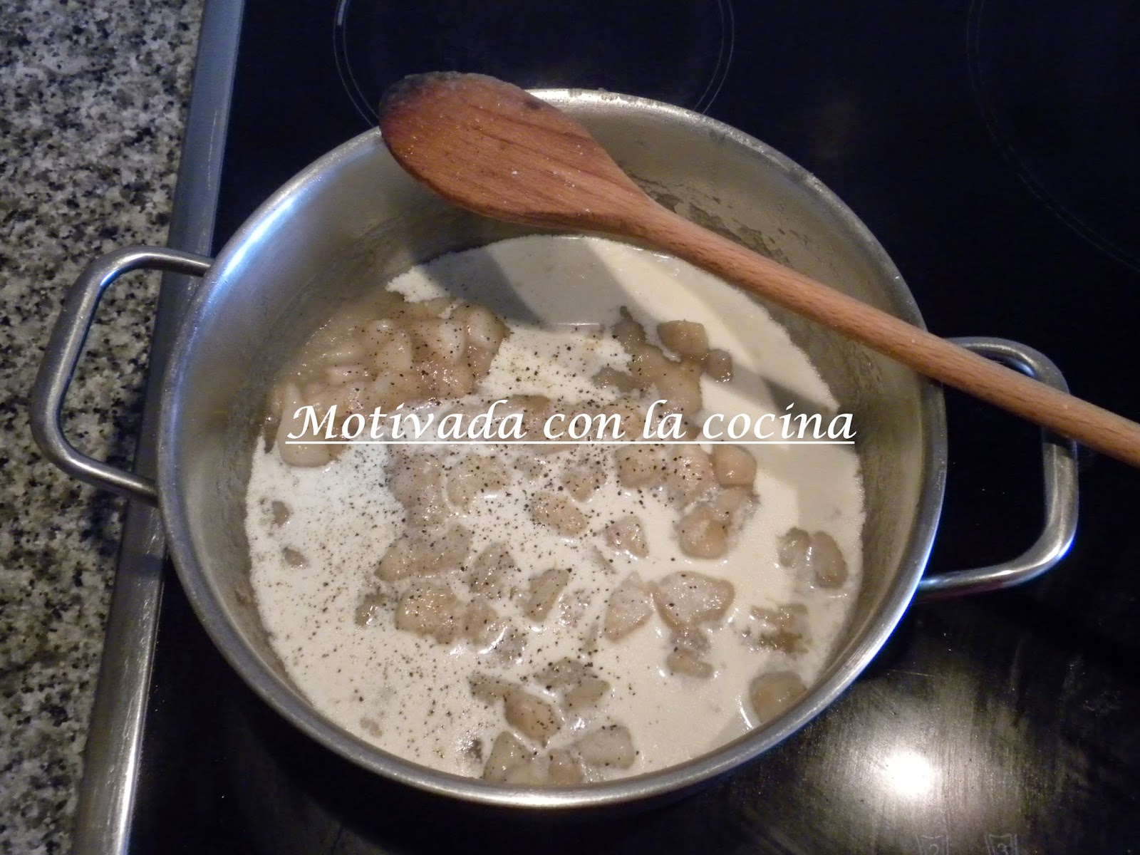 MOTIVADA CON LA COCINA: Salchichas en salsa de peras