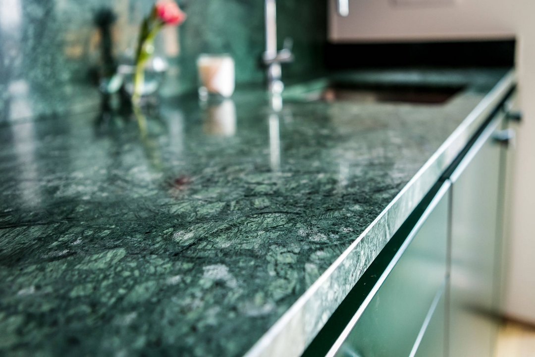 découvrir l'endroit du décor : VERT PROFOND