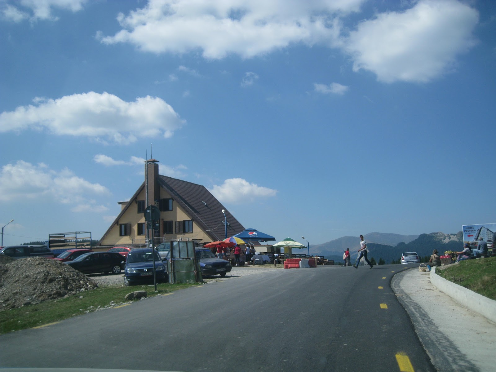 Impresii de calatorie: Drumul Transbucegi, Cabana Dichiu, Lacul Bolboci ...