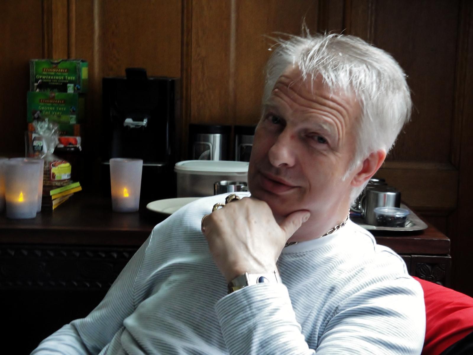 Hans is Back! Showtime! – Thresholds of the Audible