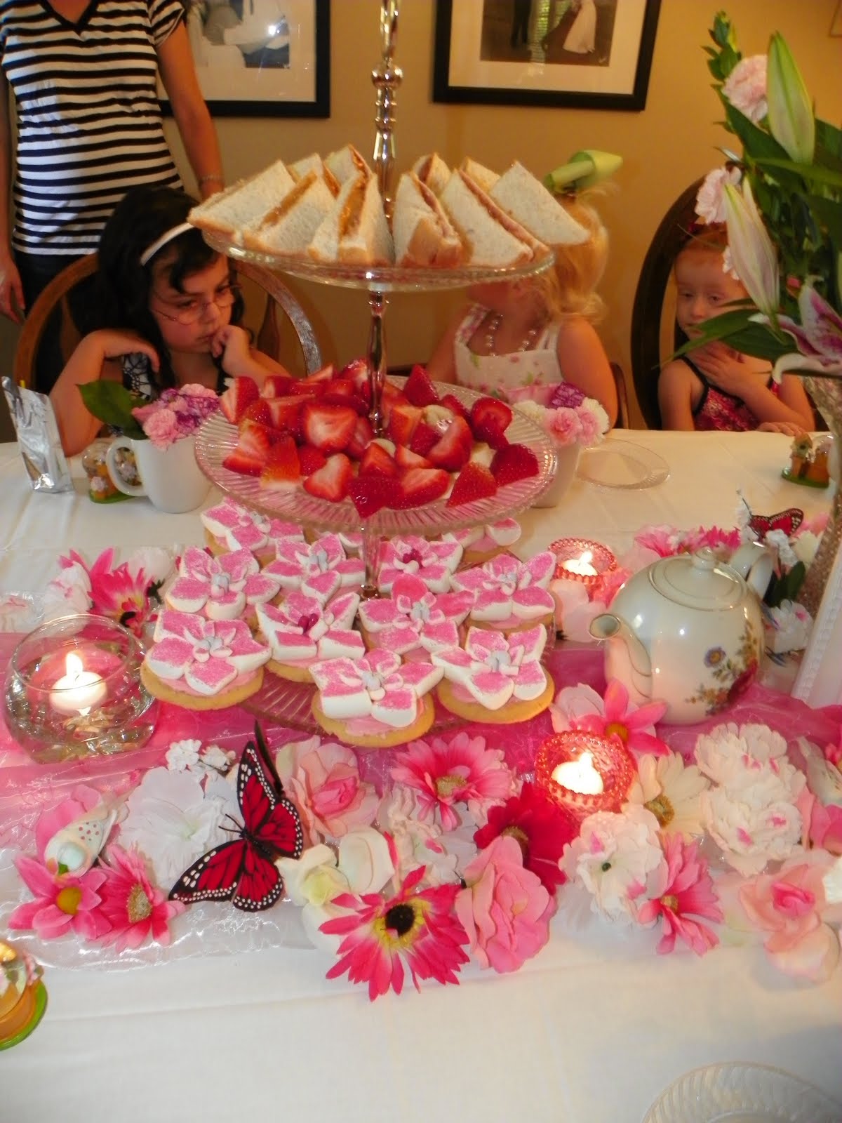 Flowerwood: Ellas Birthday Tea Party, 4th of July!!!