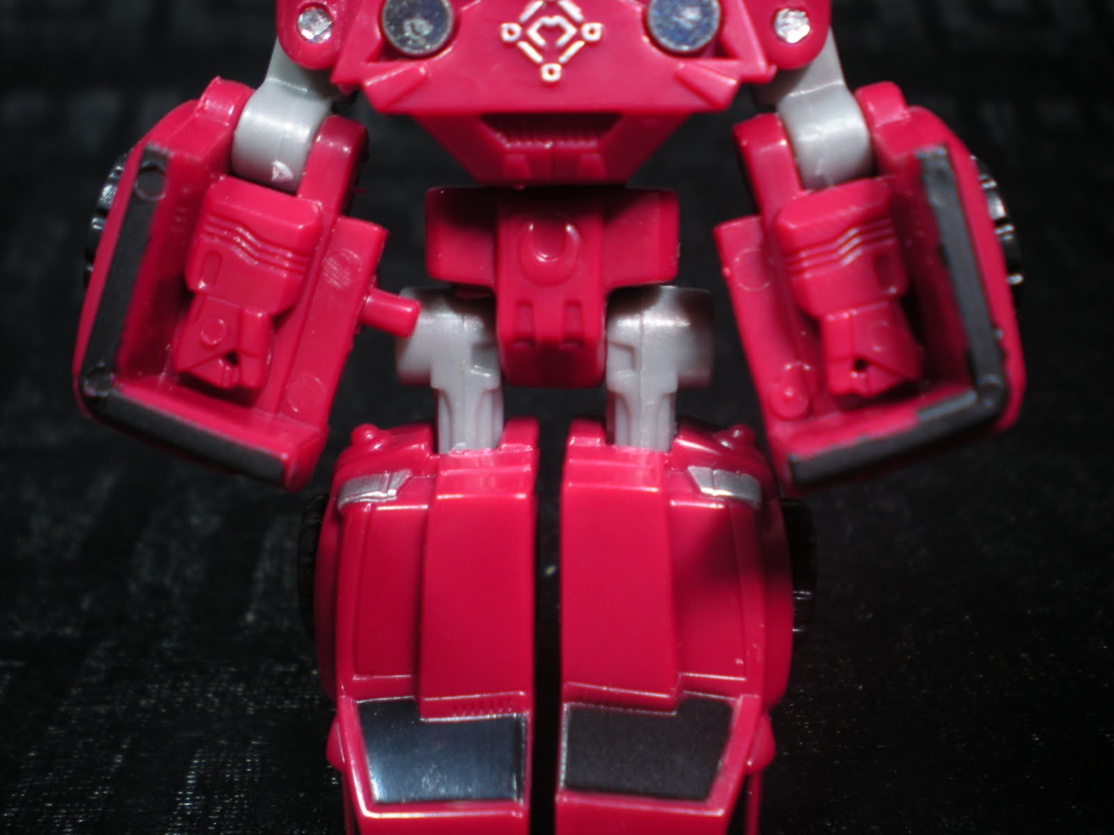 Review: [Hasbro] Transformers Drivetrain | Night's Corner