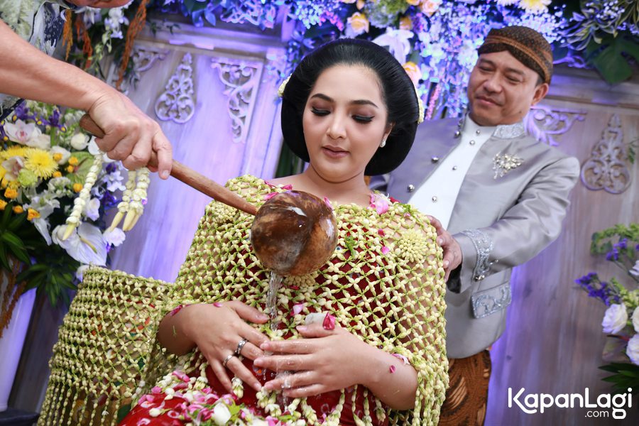 BUDAYA MITONI DAN PENDIDIKAN PRANATAL