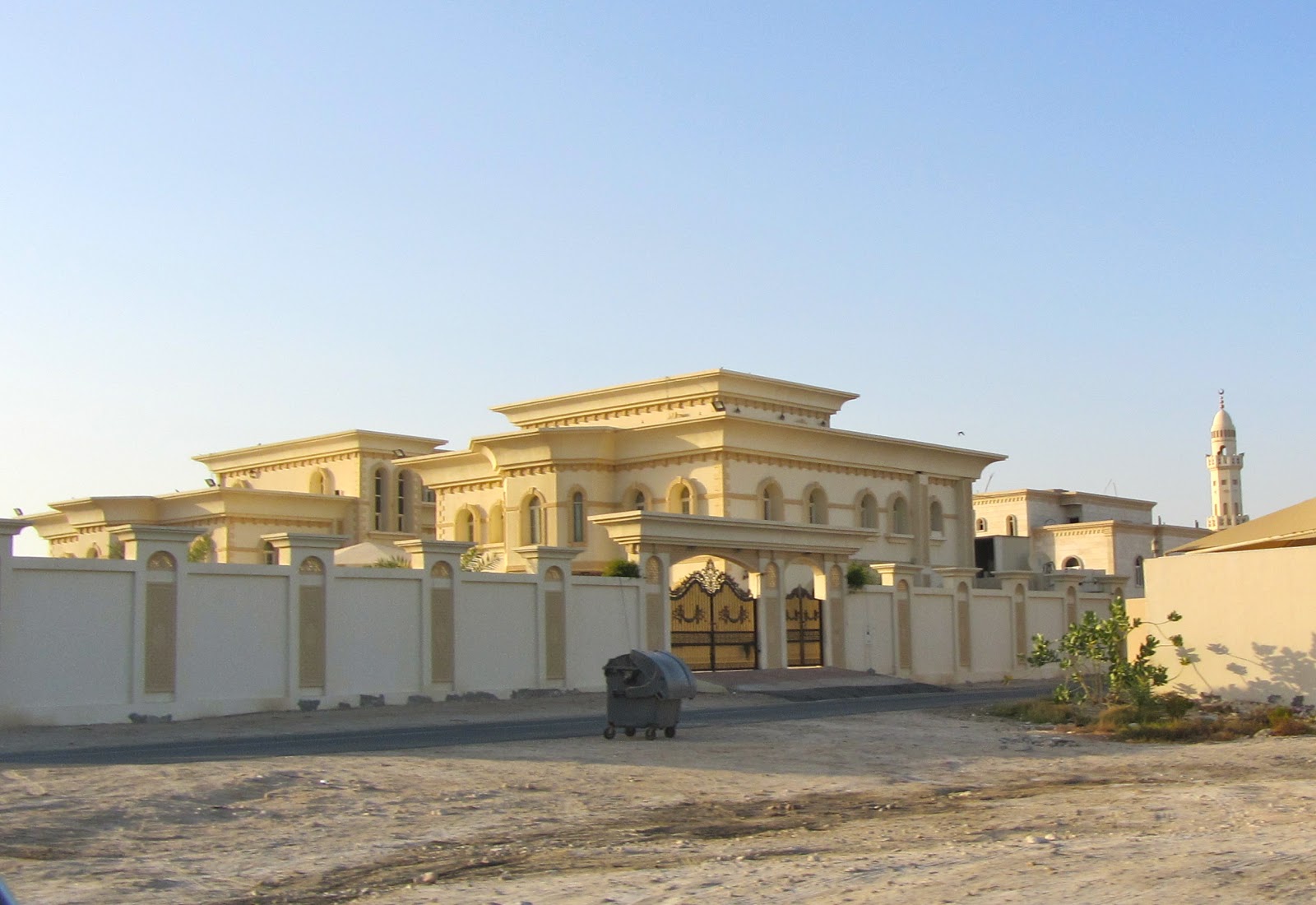 Life is short...: Around Qatar: Al-Wakra beach