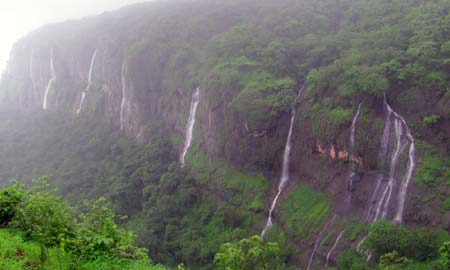 Bhimashankar Jyotirlinga Temple Information | Temple Timings ...