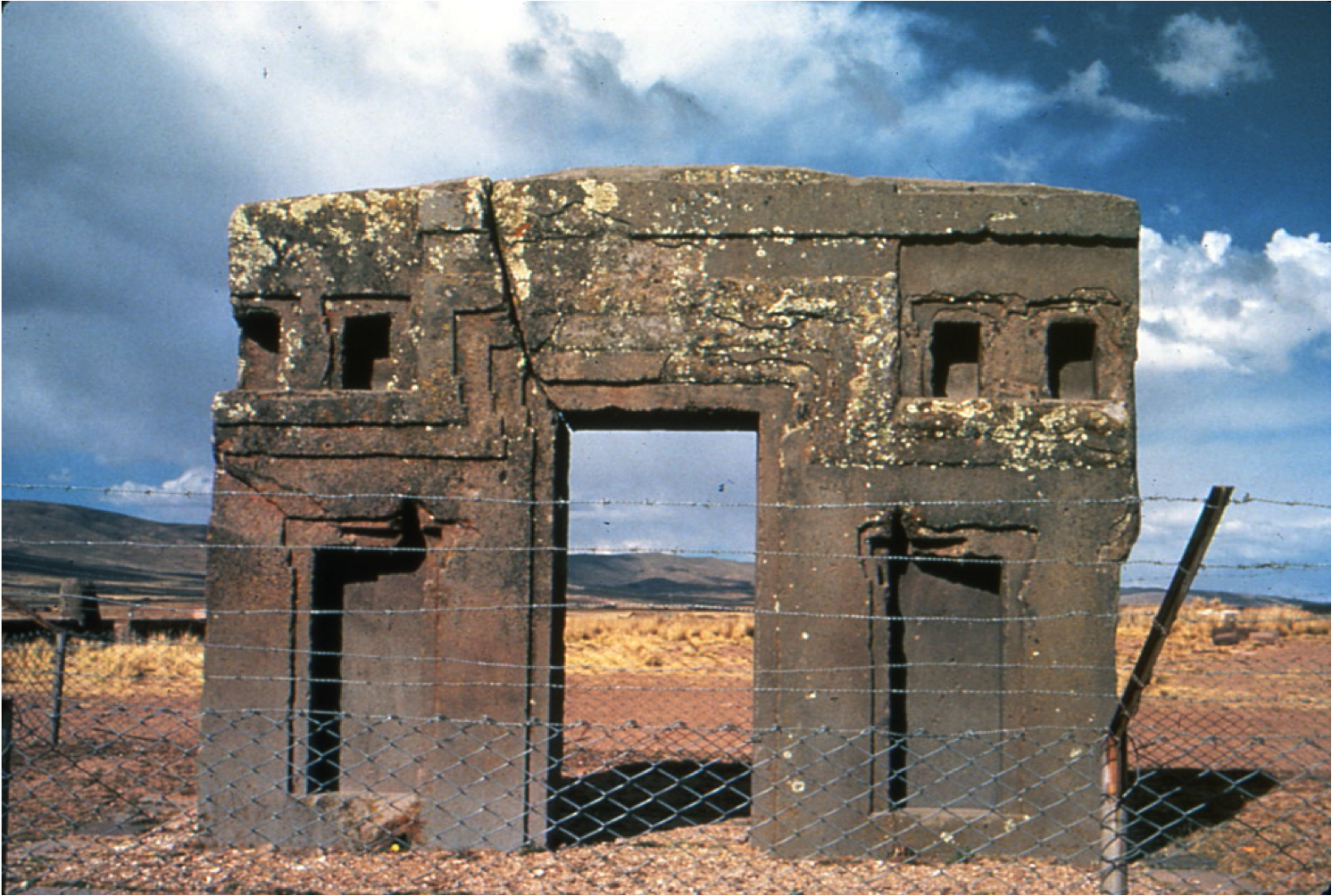 BEDOUIN EYES: TIWANAKU