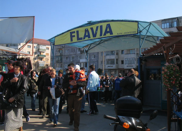 TIMISOARA EXPRESS: Timisoara / Razie cu pantofi si pantaloni in Piata ...