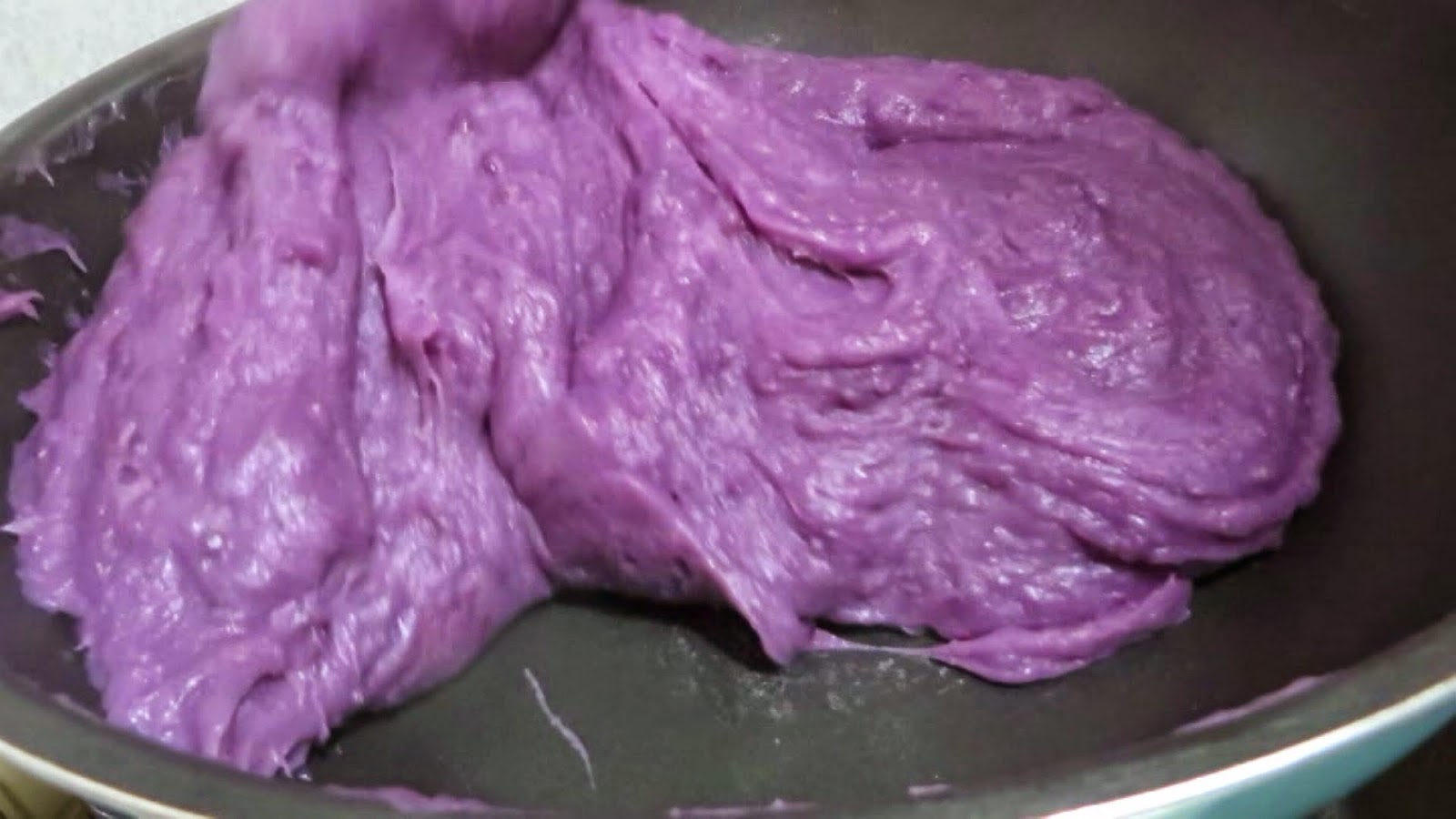 "Nette Cooking": "Halayang Ube" (purple yam jam)