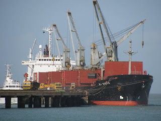 SnapsThatYouLike: okha port