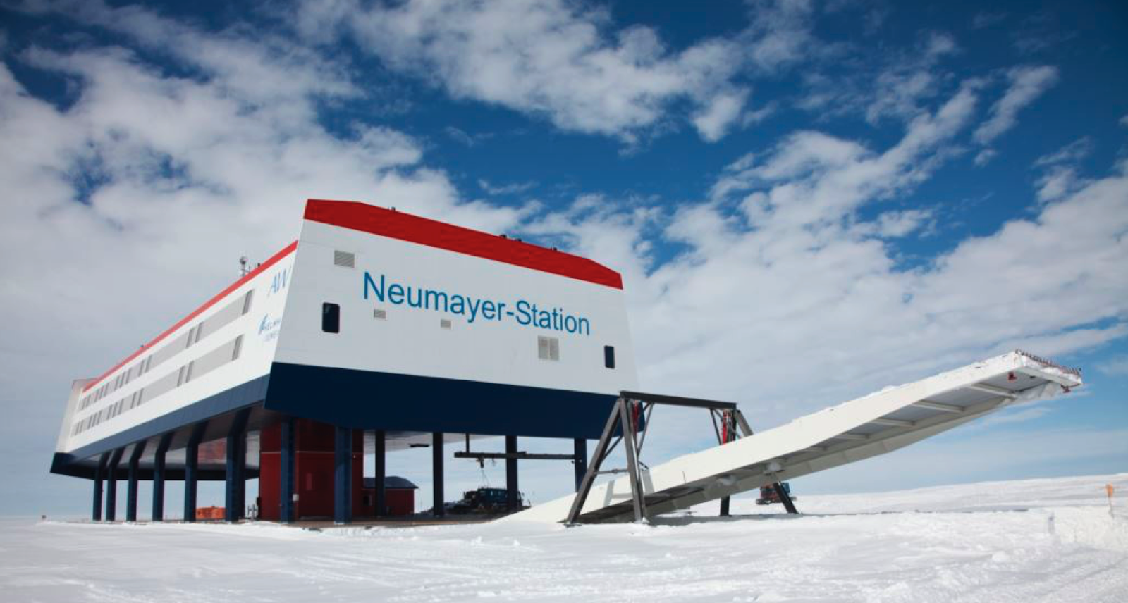 Pillar to Post: GERMAN SCIENTISTS GROW ANTARCTICA VEGGIES