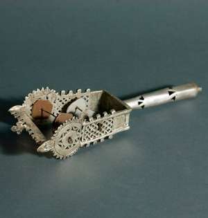 INSTRUMUNDO Instrumentos Musicales: Tsenatsil, Sistro