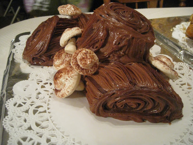 Caietul cu retete vechi si noi: Ornamente culinare. Buturuga de Craciun