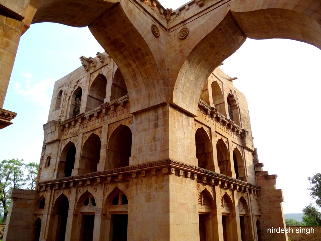 Just Tripping!: Chanderi Charm – of Baiju Bawra, Hazrat Nizamuddin ...