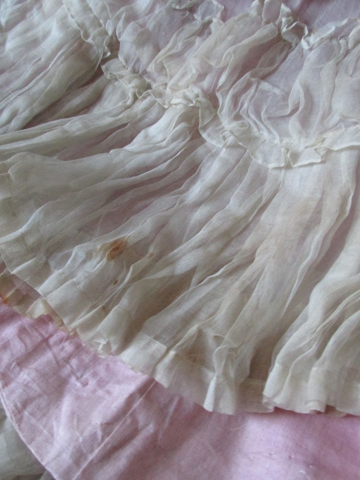 All The Pretty Dresses: Too Stunning Frothy Pink & White Lace Summer ...