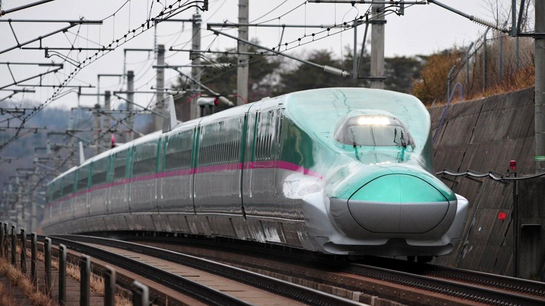 Did You Smile Today ?: New Shinkansen Series E5 : Hayabusa bullet train ...