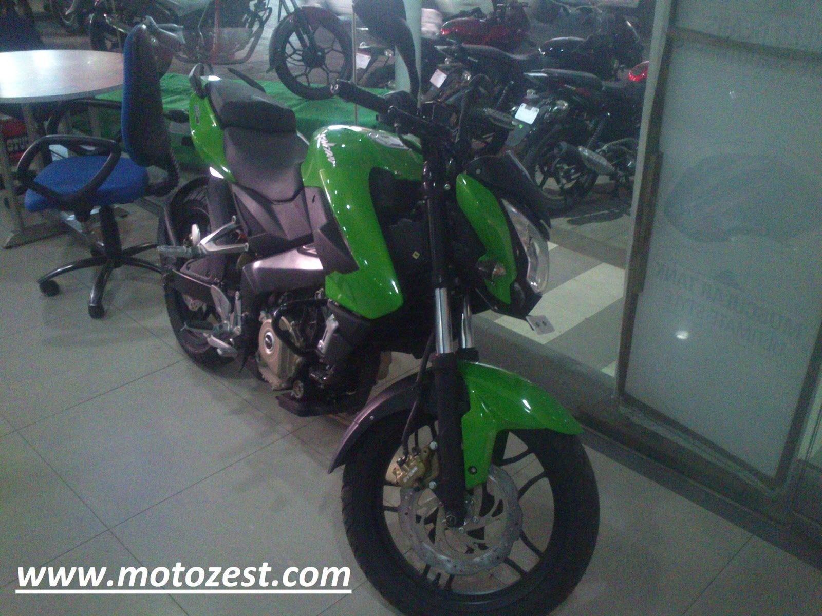 IN PICS : Pulsar 200 NS in Exclusive Ninja Colours - MotorZest