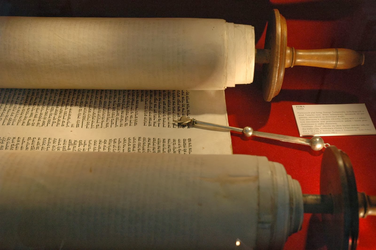 The Ancient Bookshelf: Thru the Torah in a Year