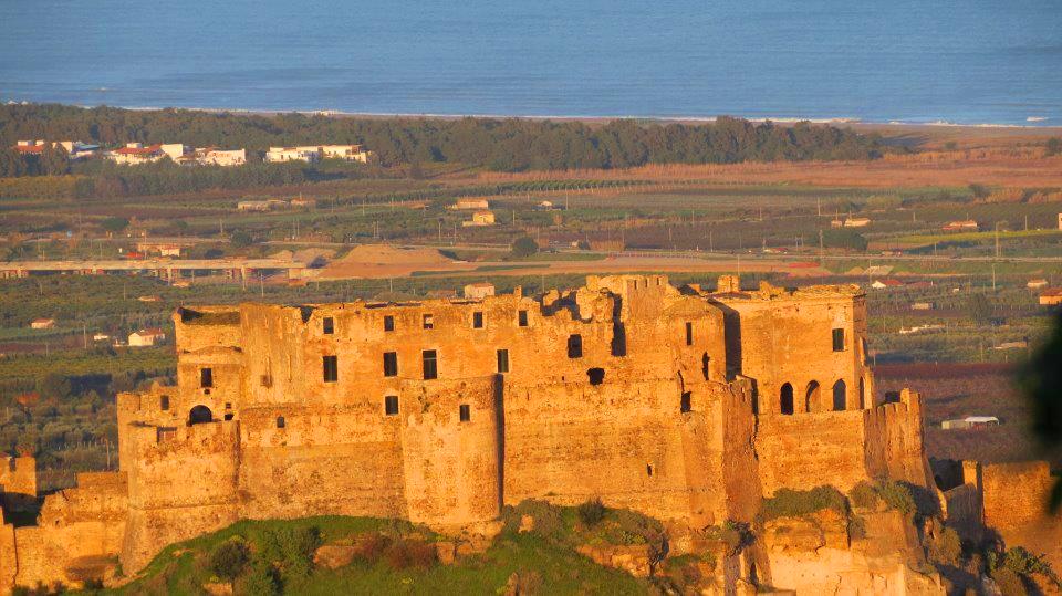 Storia di Scandale: Il Castello di Rocca Imperiale