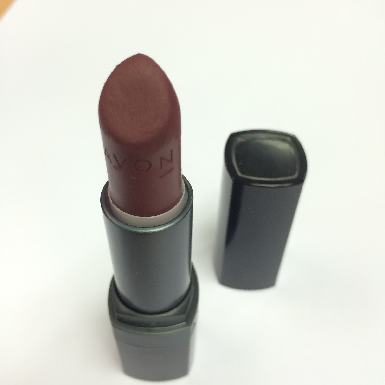 SOMETHING NEW | Avon True Colour Perfectly Matte Lipstick - IzzaGlinoFull