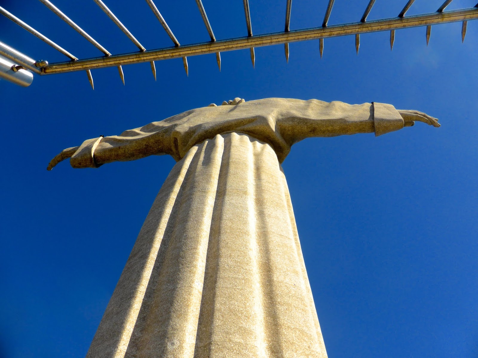 Facciamo un giro in centro?: CACILHAS - Lisbona