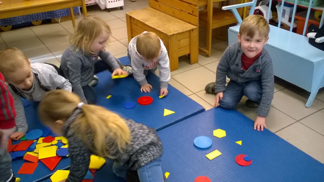 Découverte des formes géométriques en 1ère maternelle. - École Sainte ...