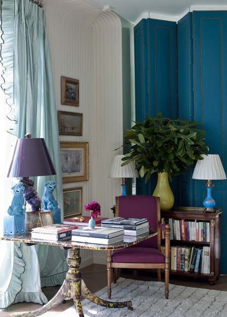 * T h e * V i s u a l * V a m p *: Miles Redd Giveaway!!!