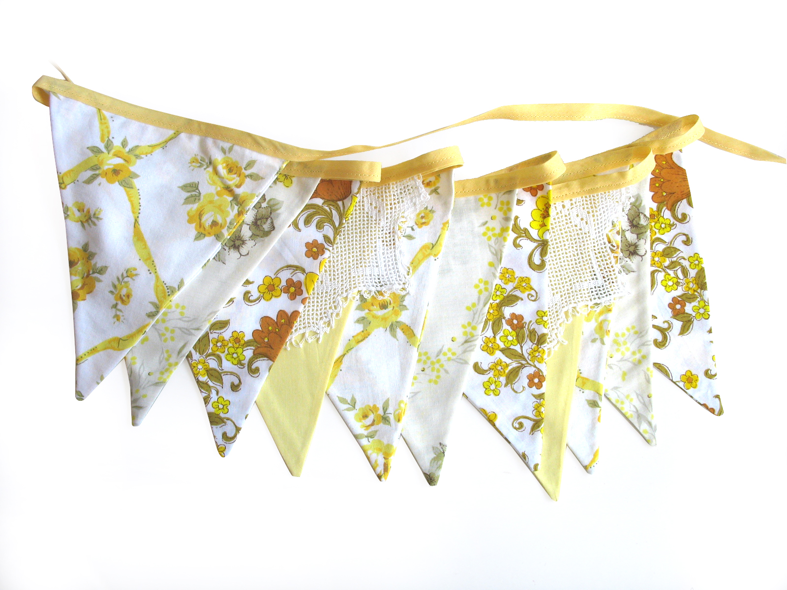Merry-Go-Round Handmade: More Retro floral Vintage Flag Bunting added ...