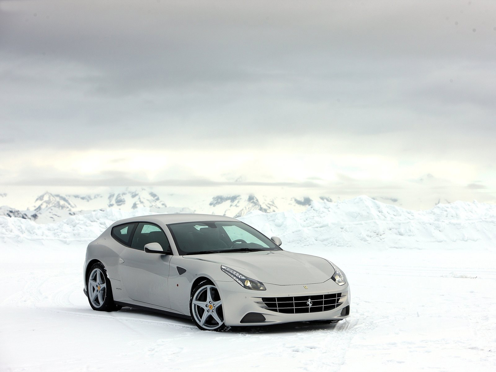 Car Pictures: Ferrari FF 2012 Silver