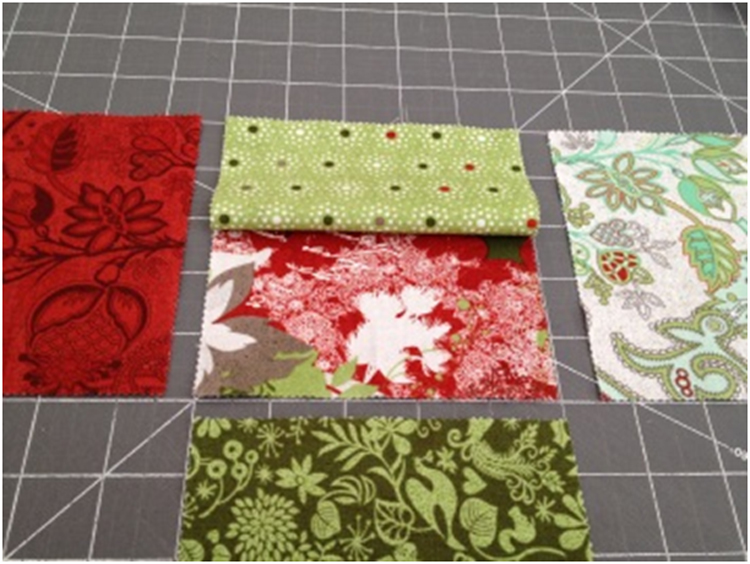 Fabric Mill: Holiday Mug Rug Tutorial