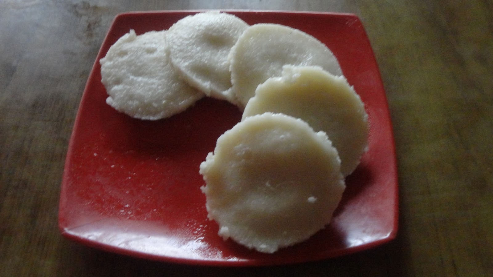 Nivedita's Kitchen: SANNA ~IDLIS | STEAMED RICE CAKE FROM MANGALORE FOR ICC