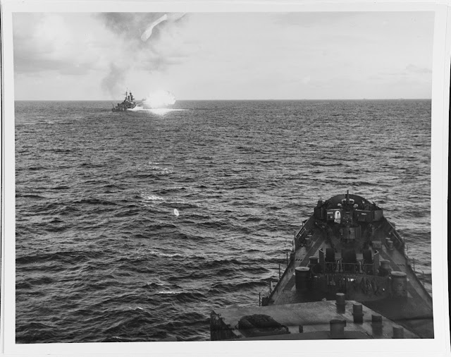 daily timewaster: “USS Mississippi (BB-41) fires her forward 14-inch ...