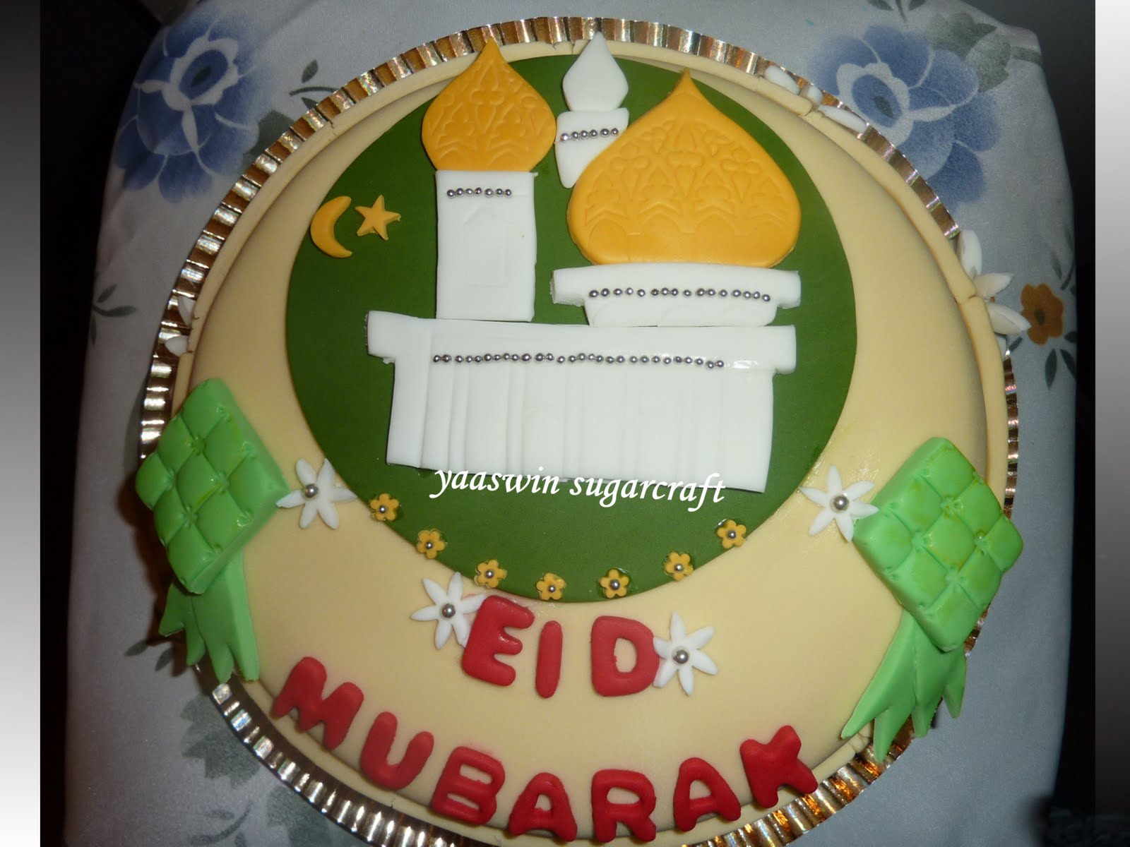 Yaaswin Sugarcraft & Cakes: Eid Mubarak Chocolate Cake