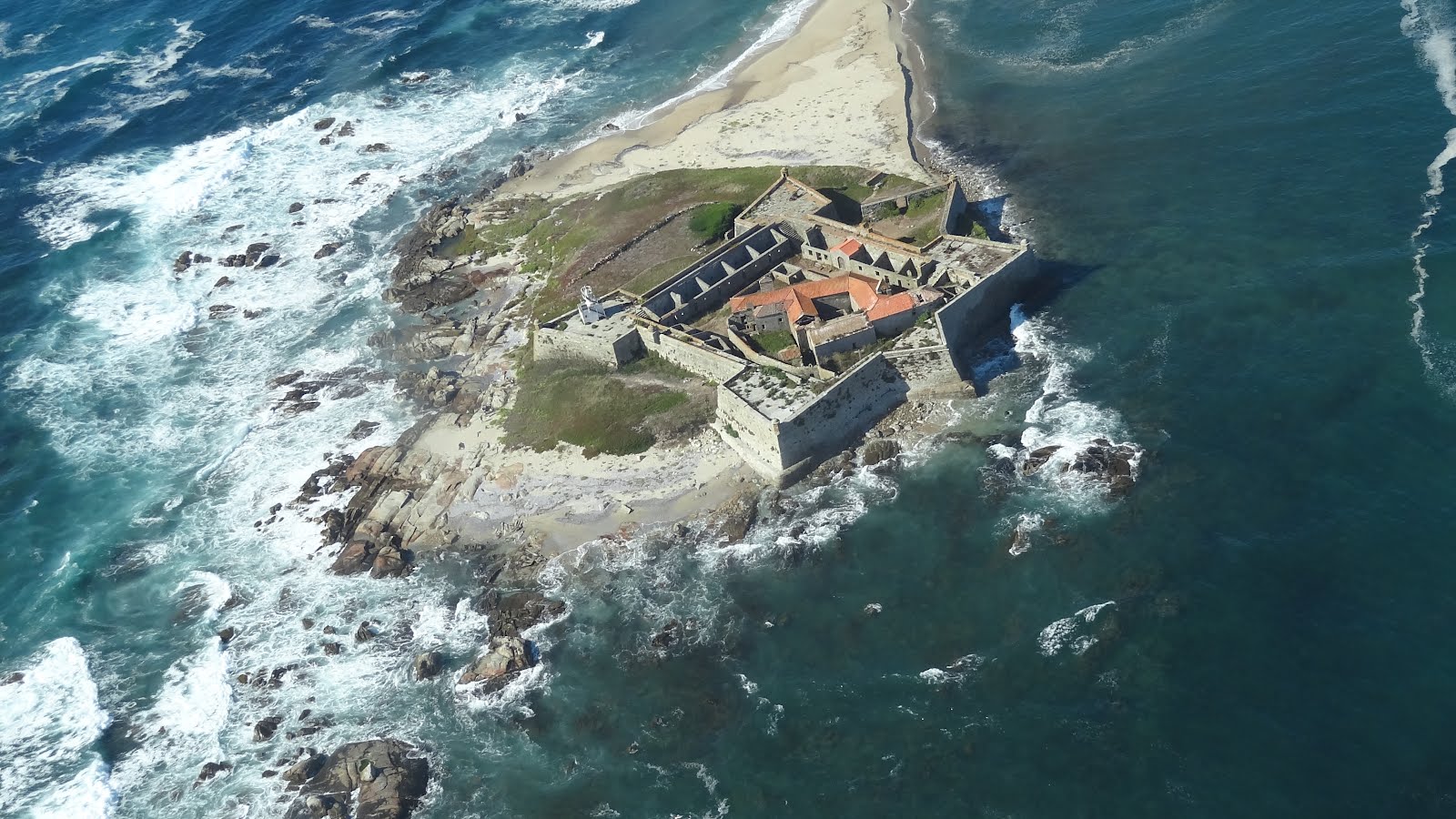 A Guia Turística: Praia do Moledo, Caminha