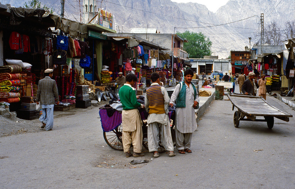 Pictures Folder of Gilgit Baltistan : Kashmiri bazaar, Gilgit city