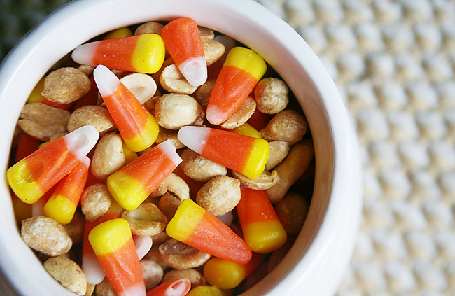 Magnolia Mamas : Candy Corn Mix