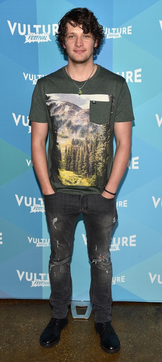 VJBrendan.com: Brett Dier at the 2017 Vulture Festival in NYC