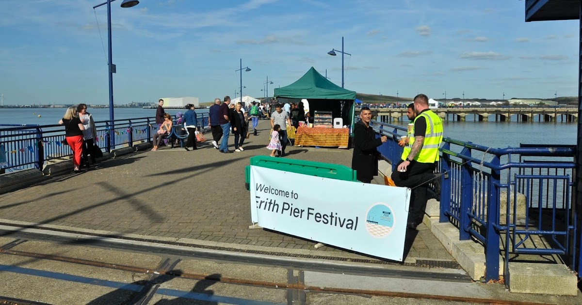 Arthur Pewty's maggot sandwich: Erith Pier Festival.