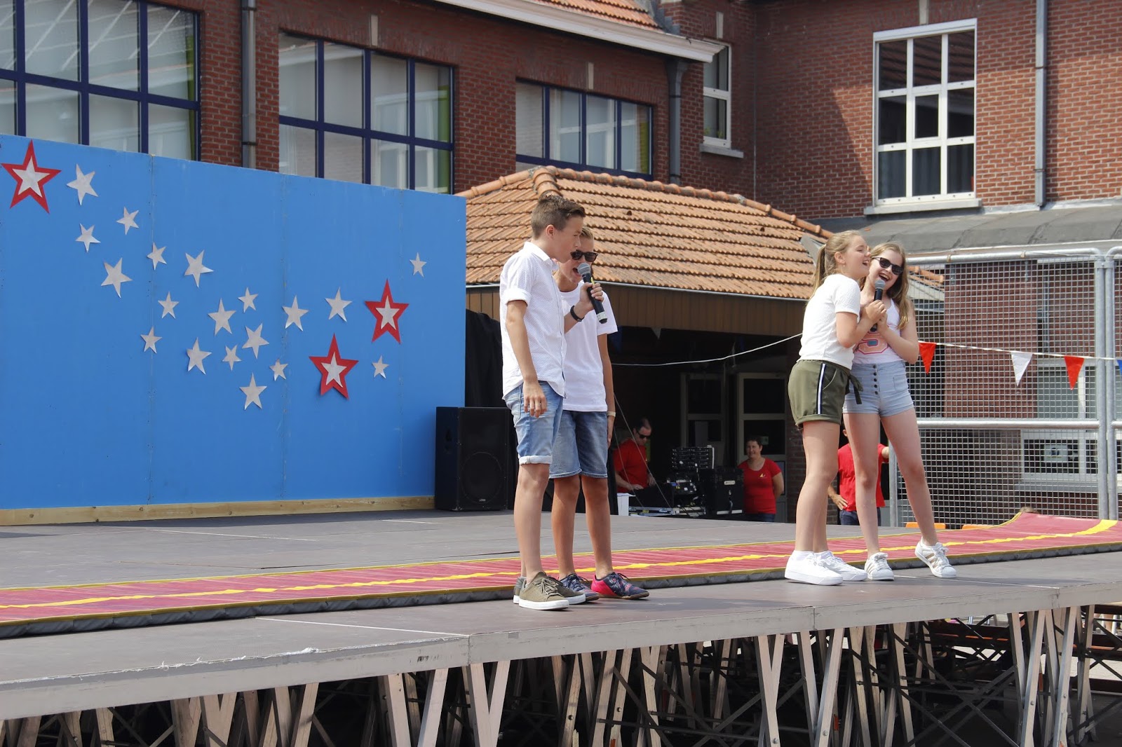 Activiteiten met heel De Wegwijzer!: Schoolfeest deel 1