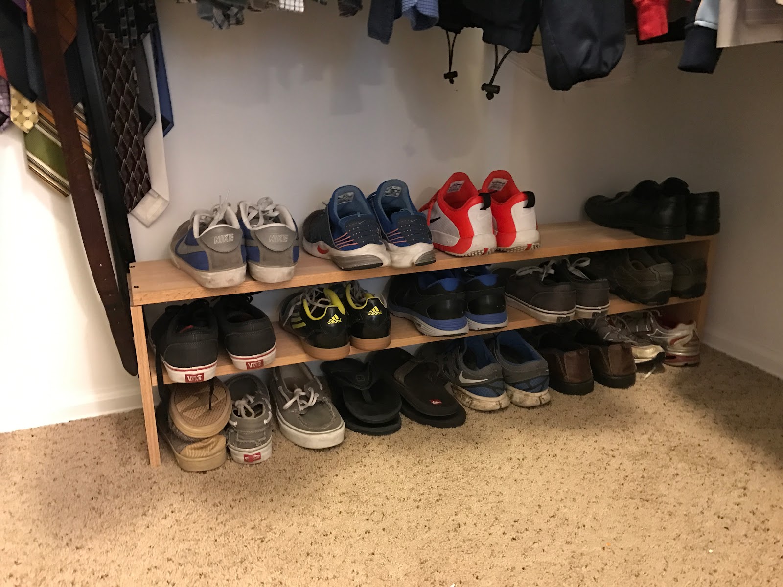 Sunshine and a Summer Breeze: Shoe Rack Tutorial