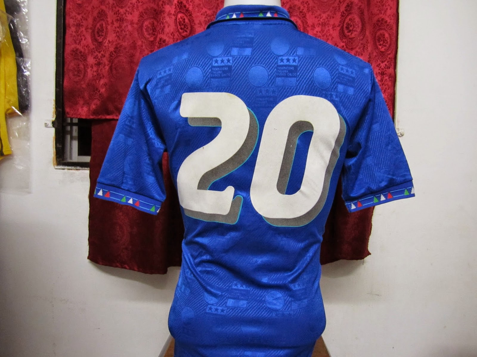 BundleWalla: Vintage Italy Home Jersey World Cup 1994 SOLD