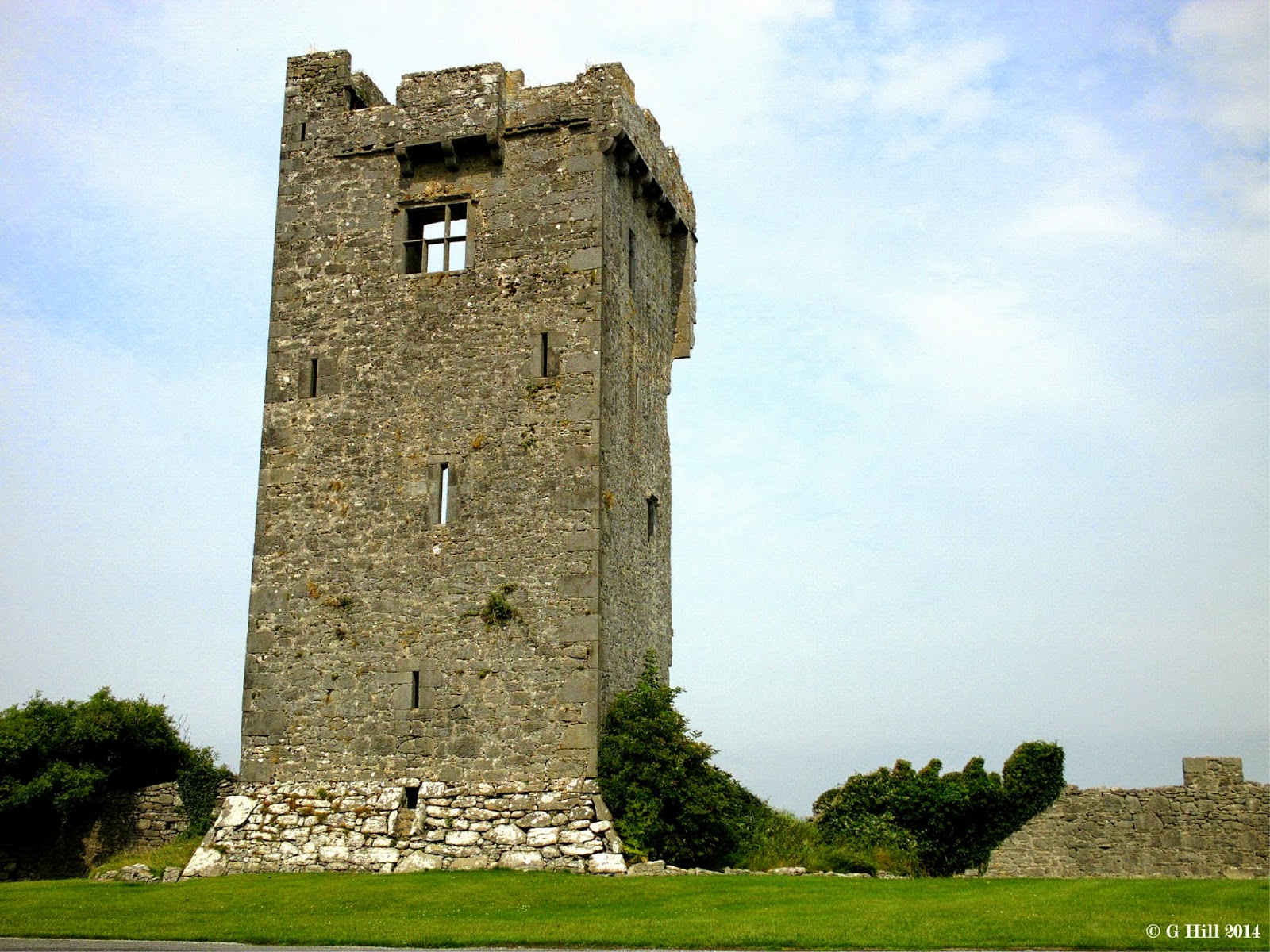 Ireland In Ruins: Muckinish Castle Co Clare